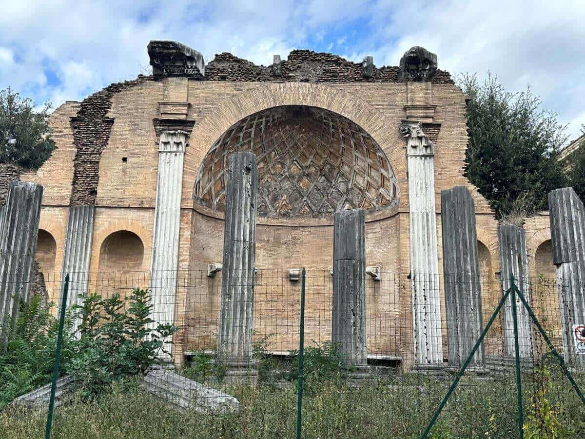 11 Absolute Best Hidden Gems in Rome, According to a Local